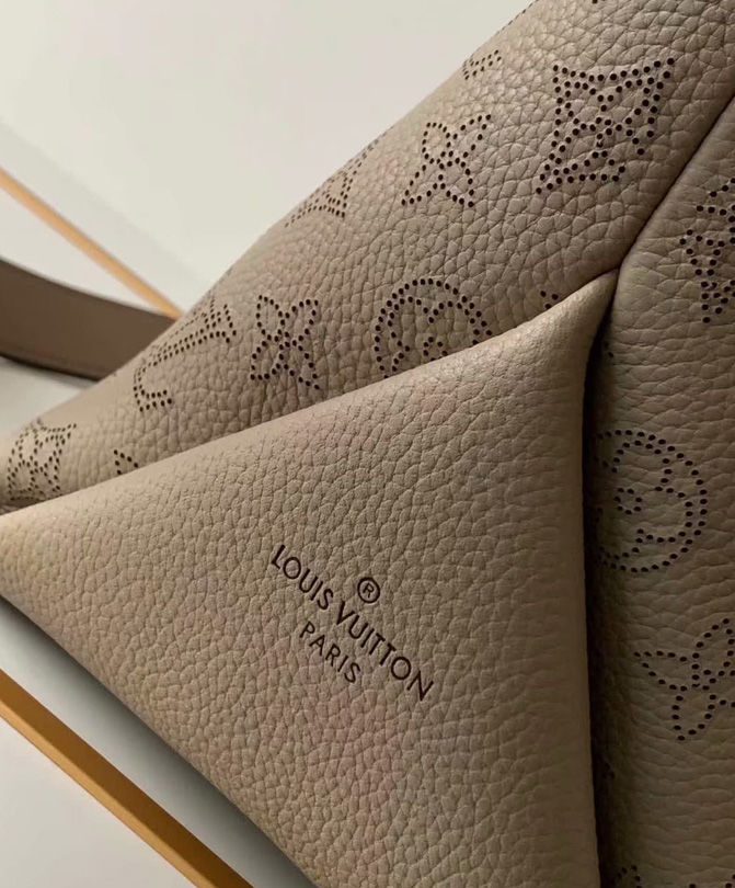 Louis Vuitton Beaubourg Hobo MM Gray - AlimorLuxury Louis Vuitton Beaubourg Hobo MM Gray - AlimorLuxury