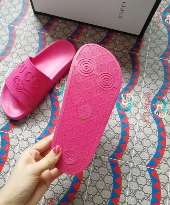Gucci Unisex Gucci logo rubber slide sandal Pink - AlimorLuxury