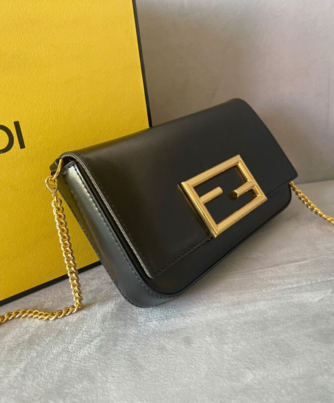 Fendi Wallet On Chain With Pouches - AlimorLuxury