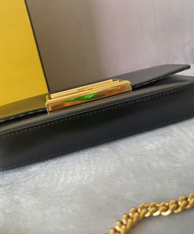 Fendi Wallet On Chain With Pouches - AlimorLuxury